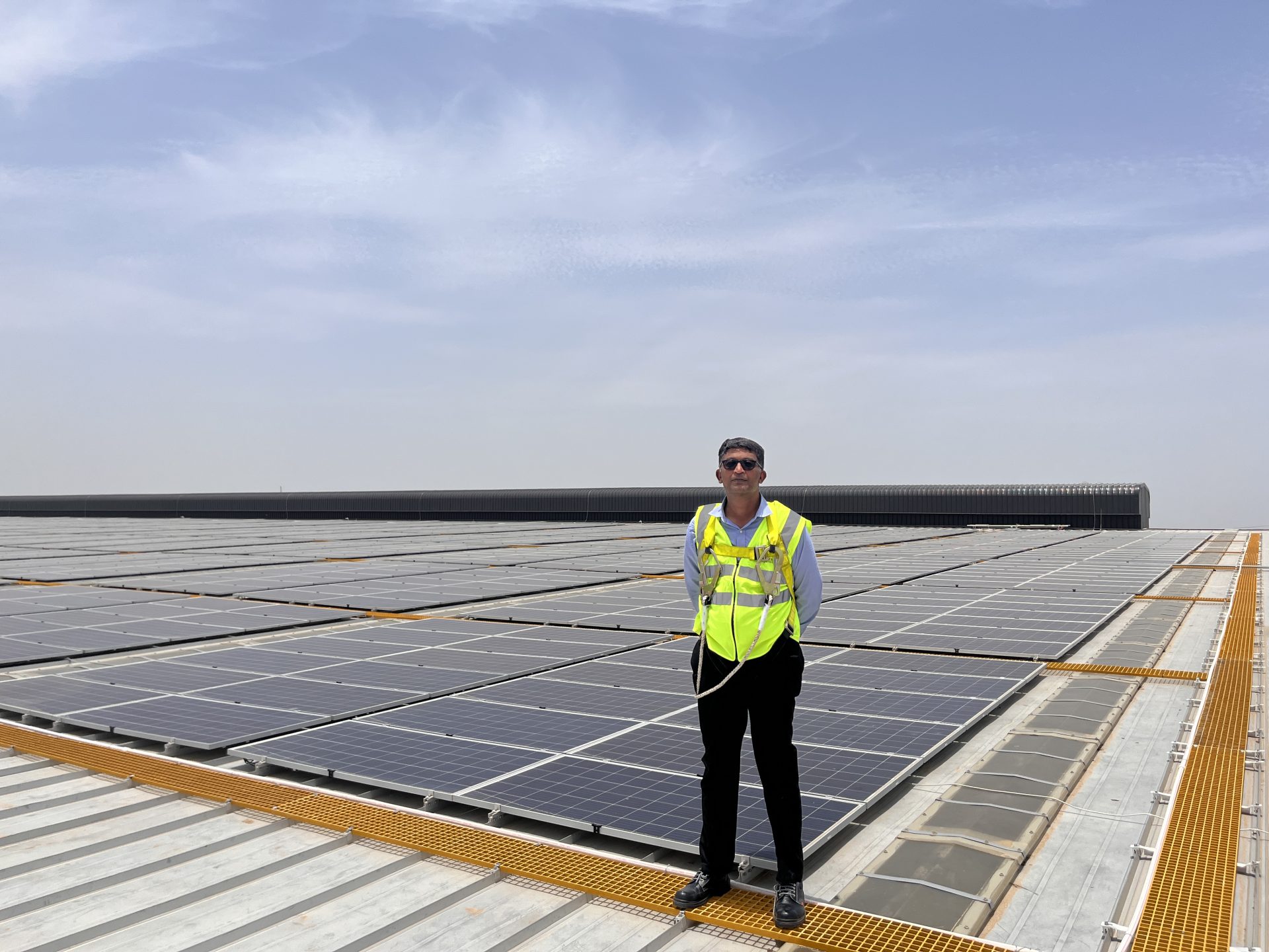 Mahindra Logistics installs rooftop solar panel on its warehousing ...