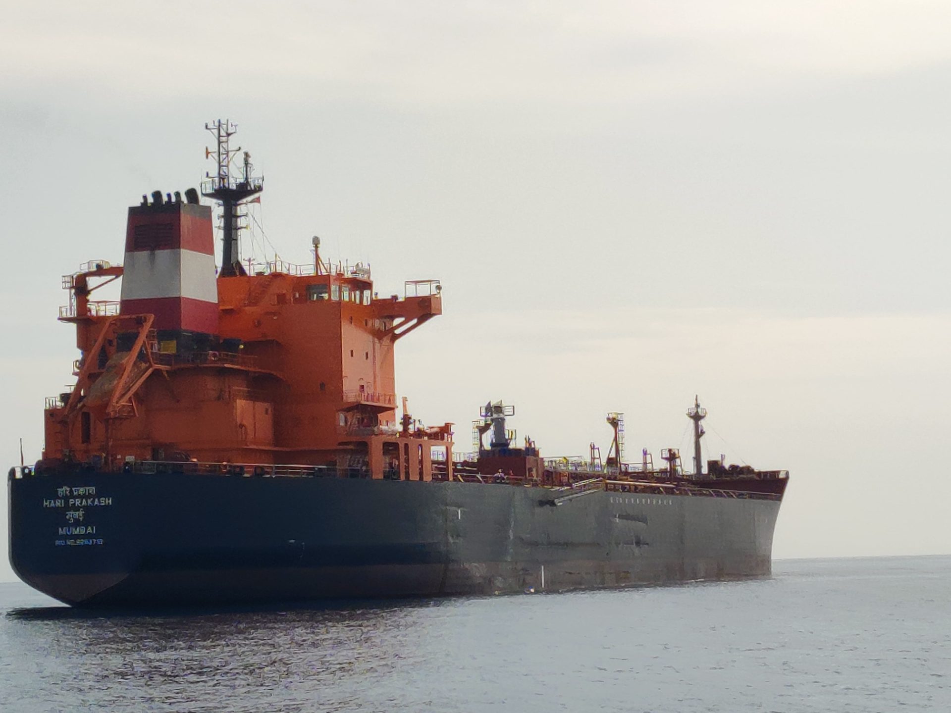 Indian Navy safely escorts Castle Ships' M.T. Hari Prakash vessel ...